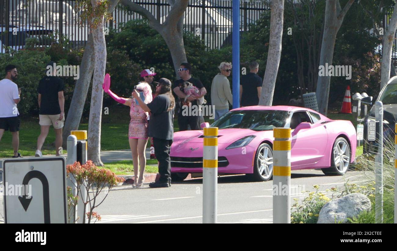 West Hollywood California Usa 21st April 2024 Angelyne Wearing A Mask