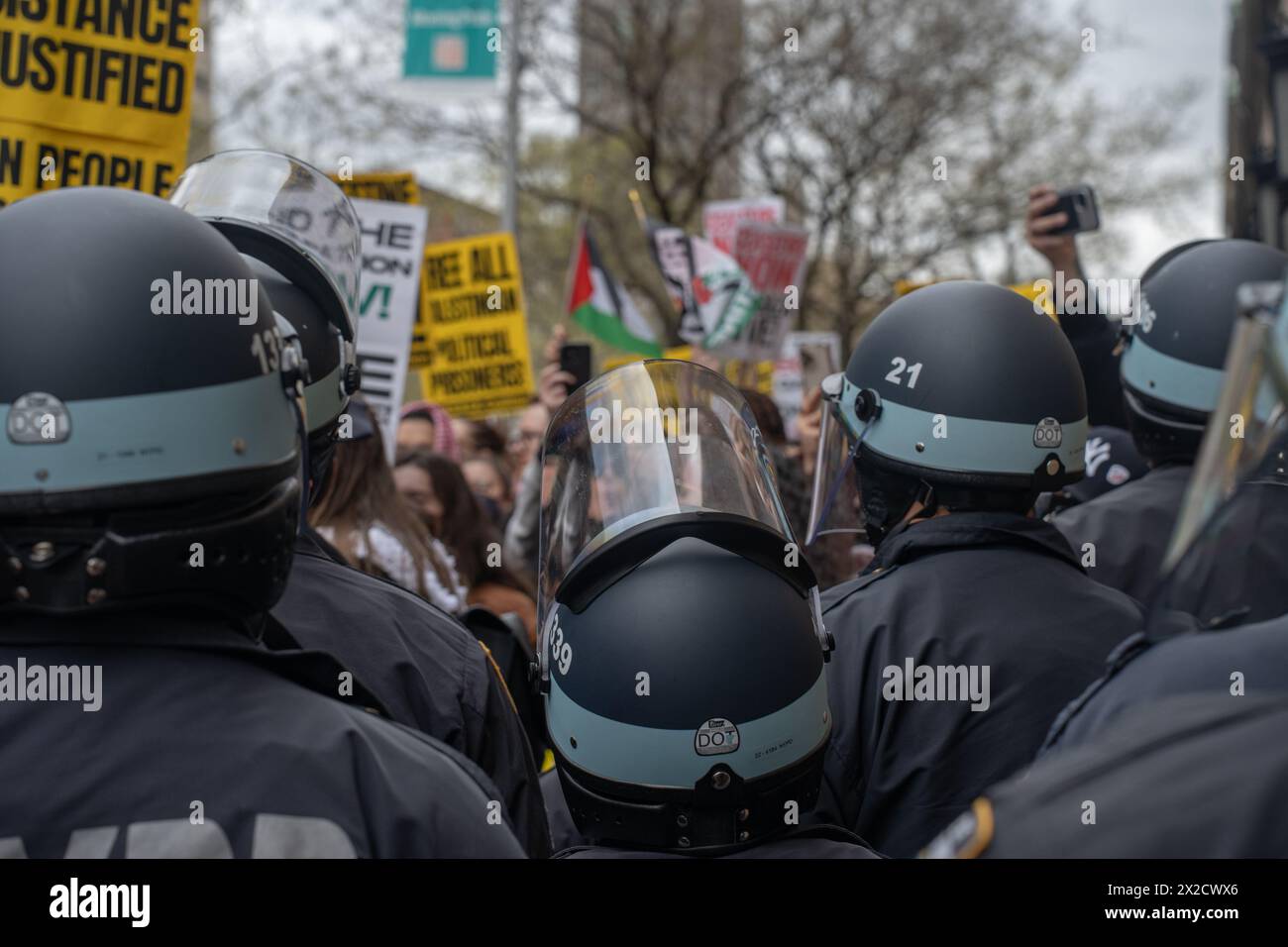 Manhattan, United States. 19th Apr, 2024. NYPD officers wearing riot ...