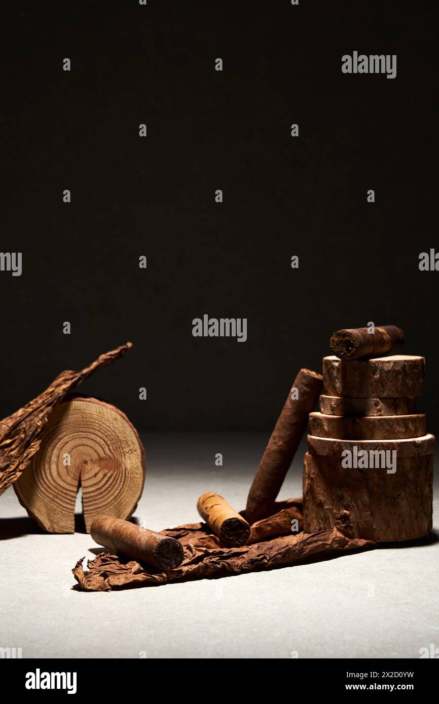 a vintage wood slice and cigar Stock Photo - Alamy