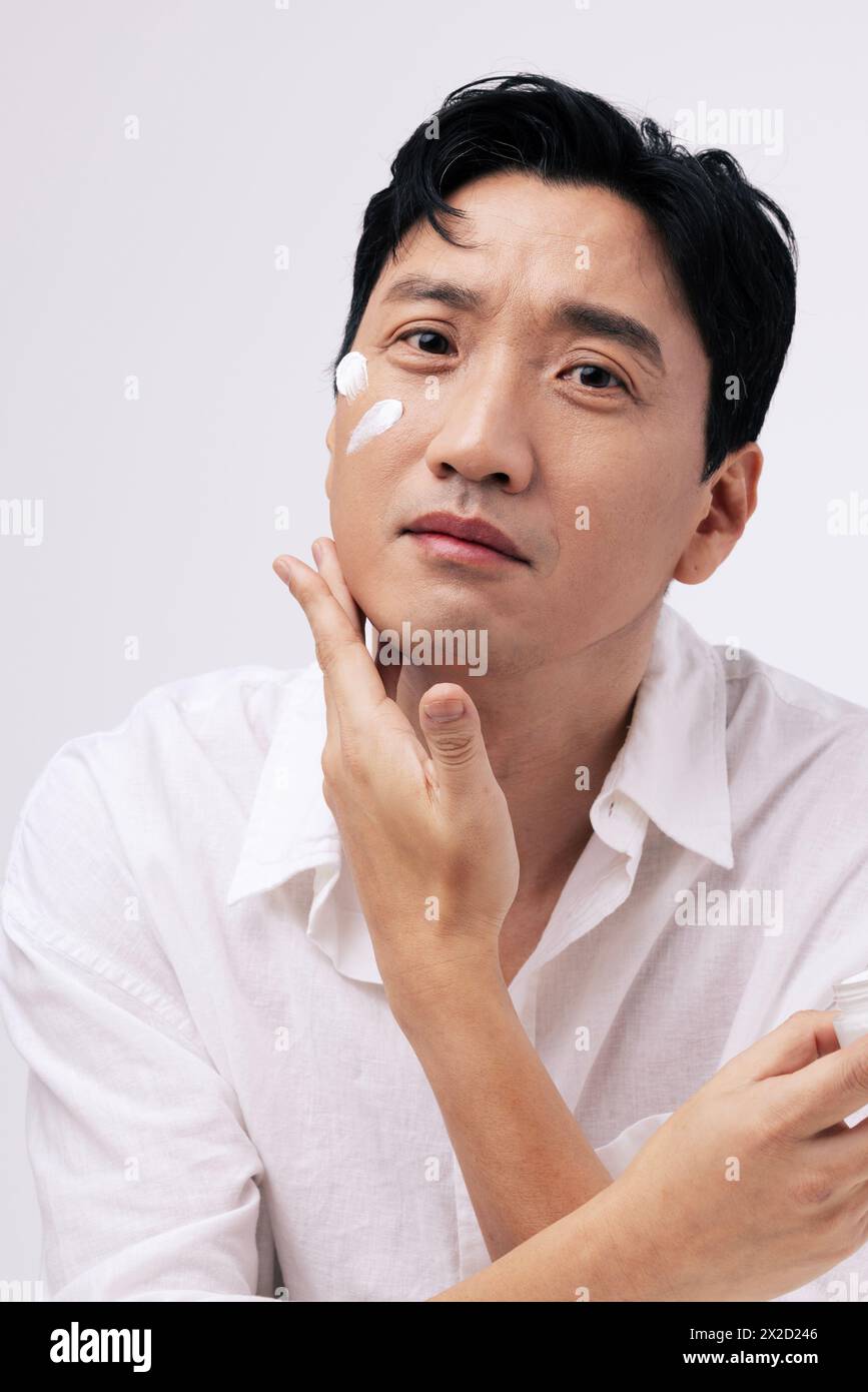 Man cream face wrinkles hi-res stock photography and images - Alamy