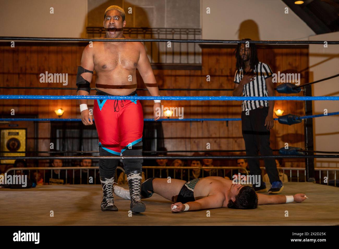 American ring announcer hi-res stock photography and images - Alamy