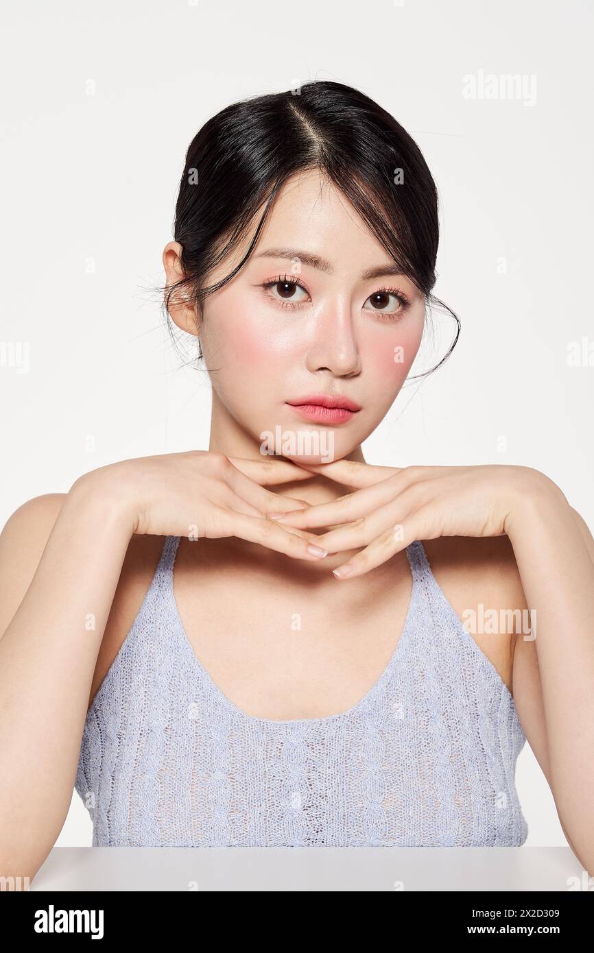 Frontal face korean hi-res stock photography and images - Alamy