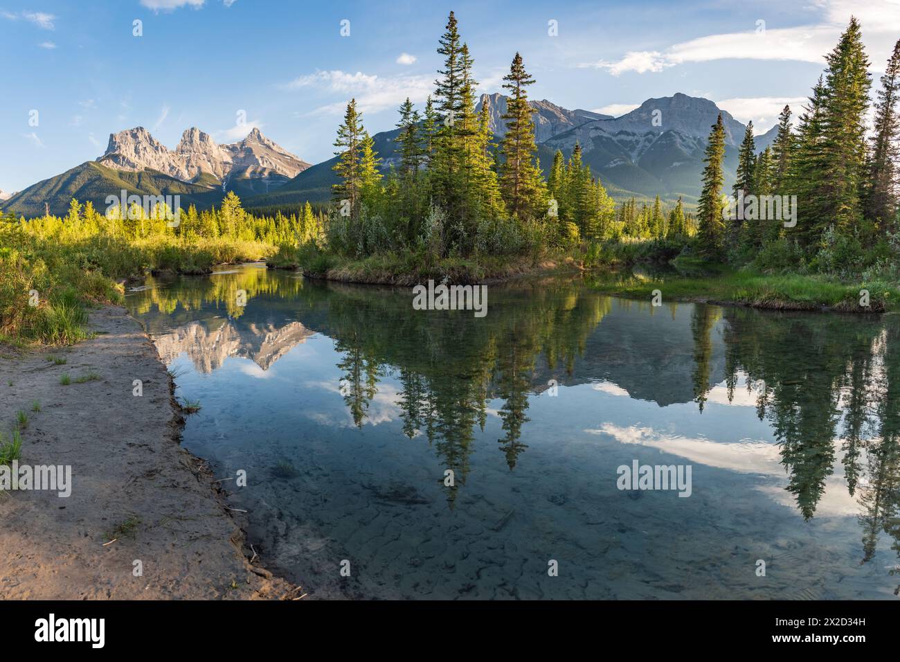 Incredible view of Three Sisters in Canada, Banff National Park with ...