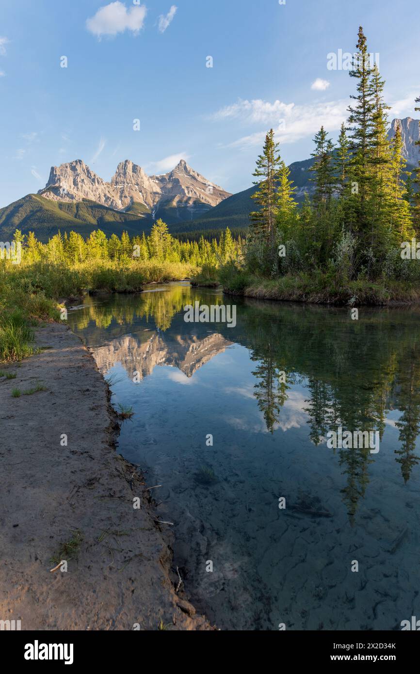 Incredible view of Three Sisters in Canada, Banff National Park with ...