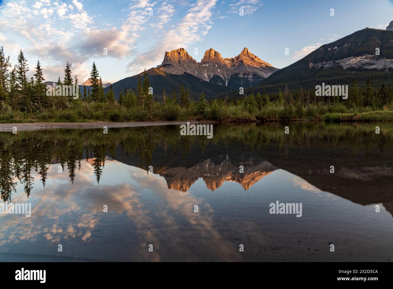 Incredible view of Three Sisters in Canada, Banff National Park with ...