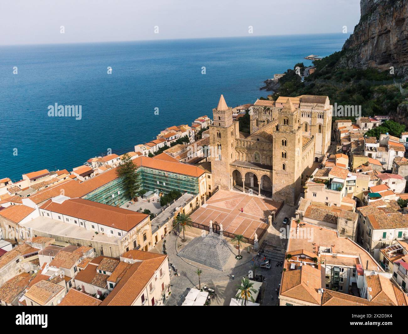Duomo di cefalu sicilia hi-res stock photography and images - Alamy