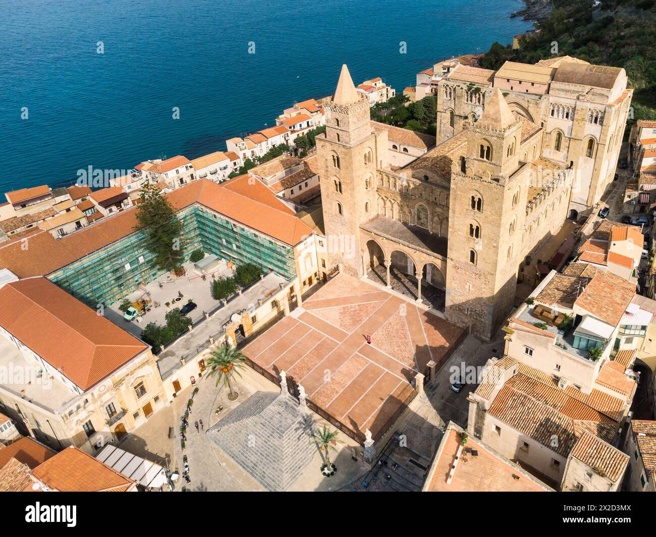 Duomo di cefalu sicilia hi-res stock photography and images - Alamy