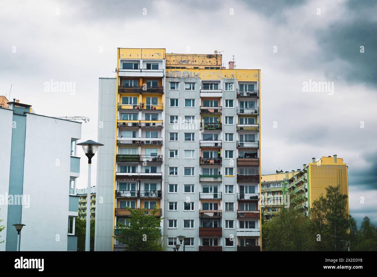 Multiple floor tall high hi-res stock photography and images - Alamy