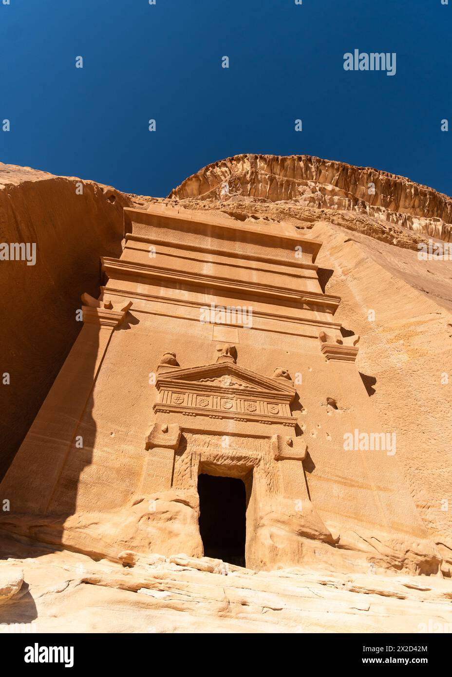 Al Ula, Saudi Arabia: The amous tombs of the Nabatean civilization, Al ...