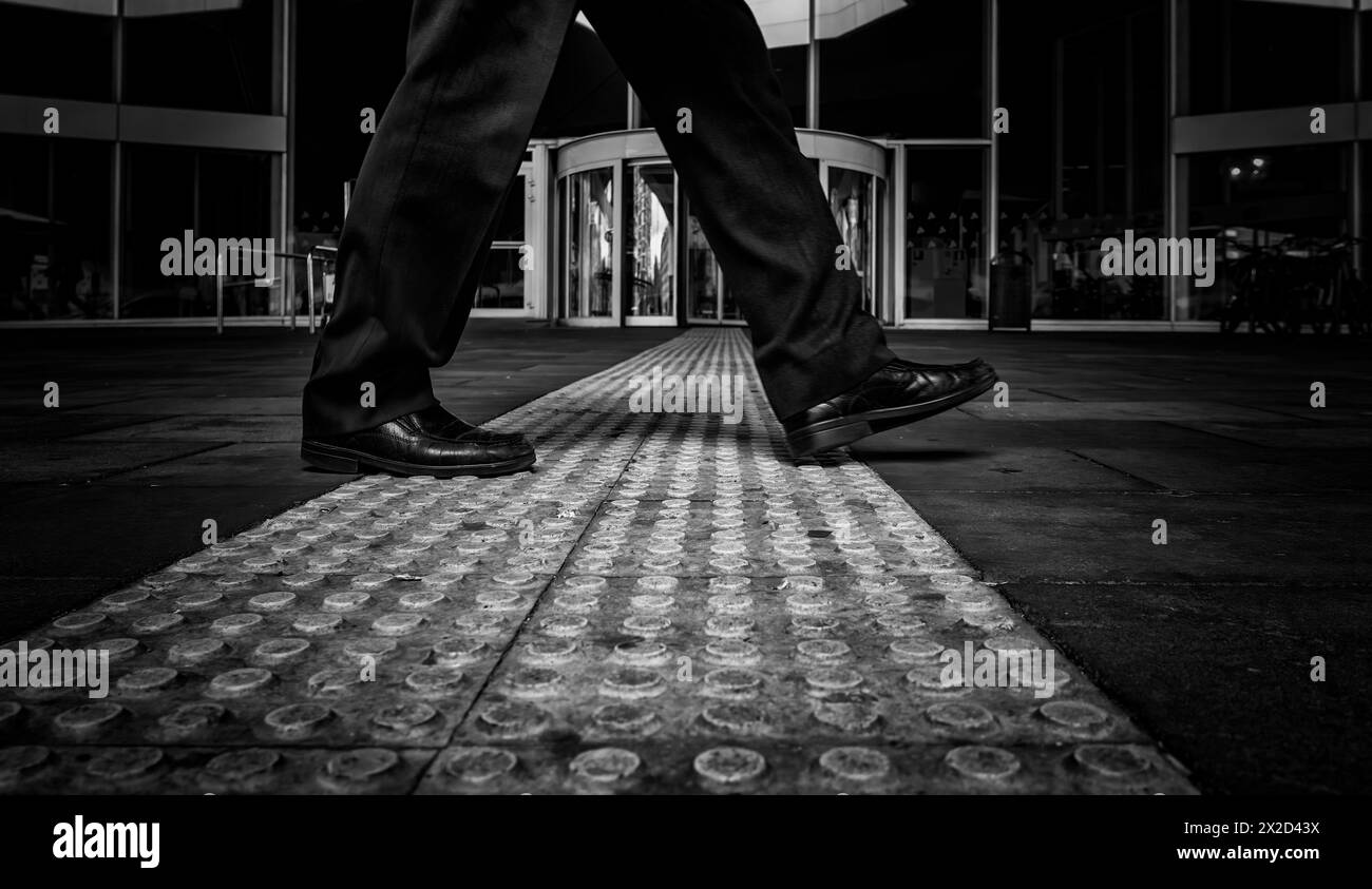 Legs walking through city hi-res stock photography and images - Alamy