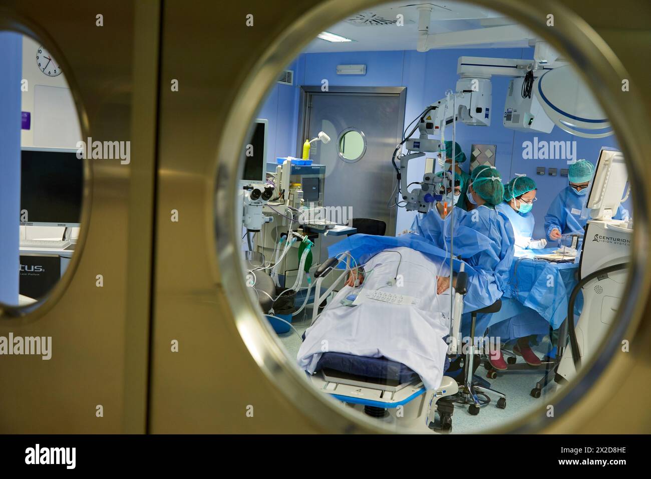 Surgeons, Surgical intervention of eyes, Cataracts, Operating theater ...