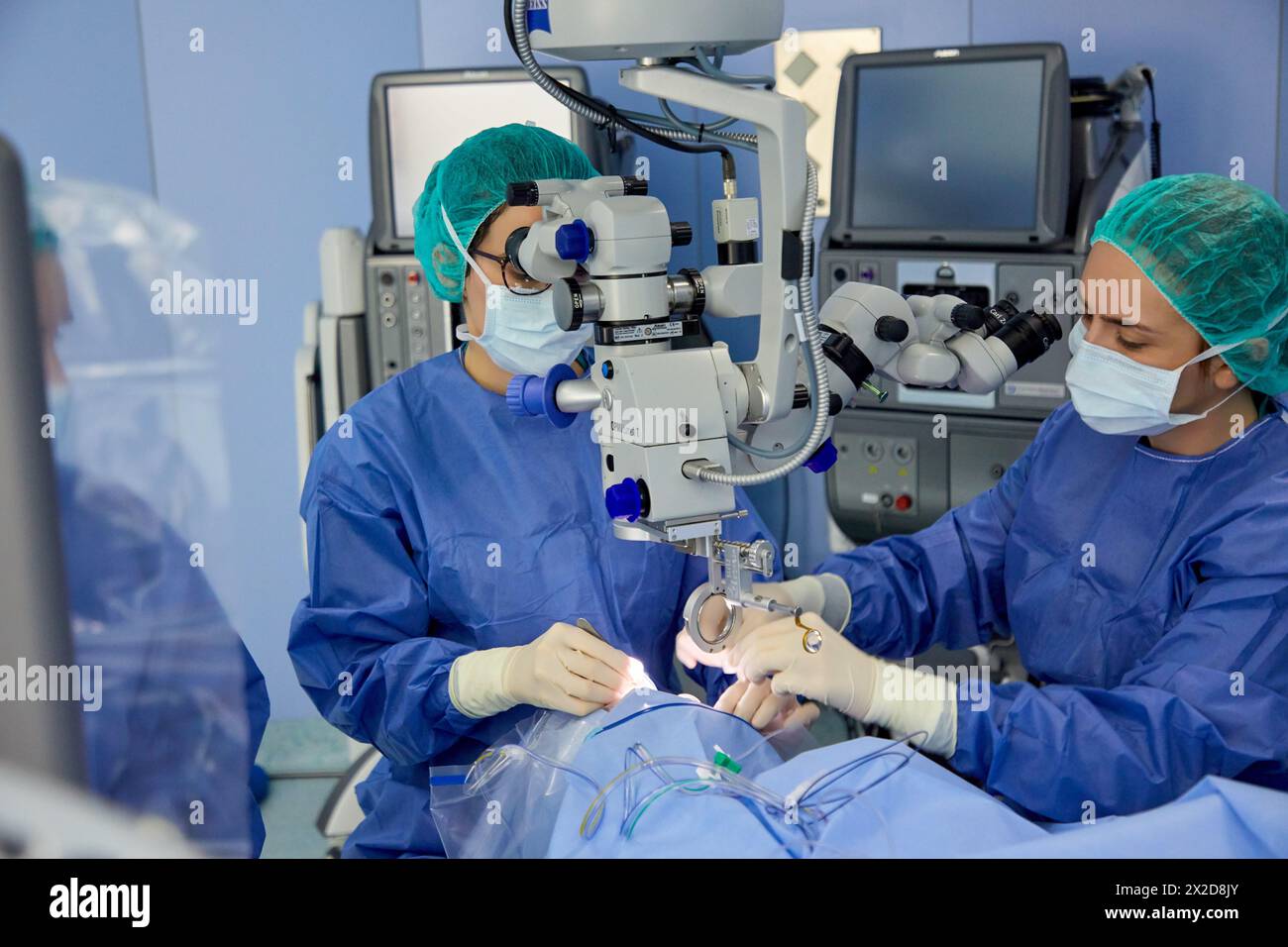 Surgeons, Surgical intervention of eyes, Cataracts, Operating theater ...