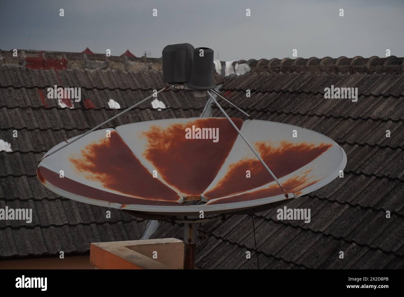 Tv antenna curve hi-res stock photography and images - Alamy