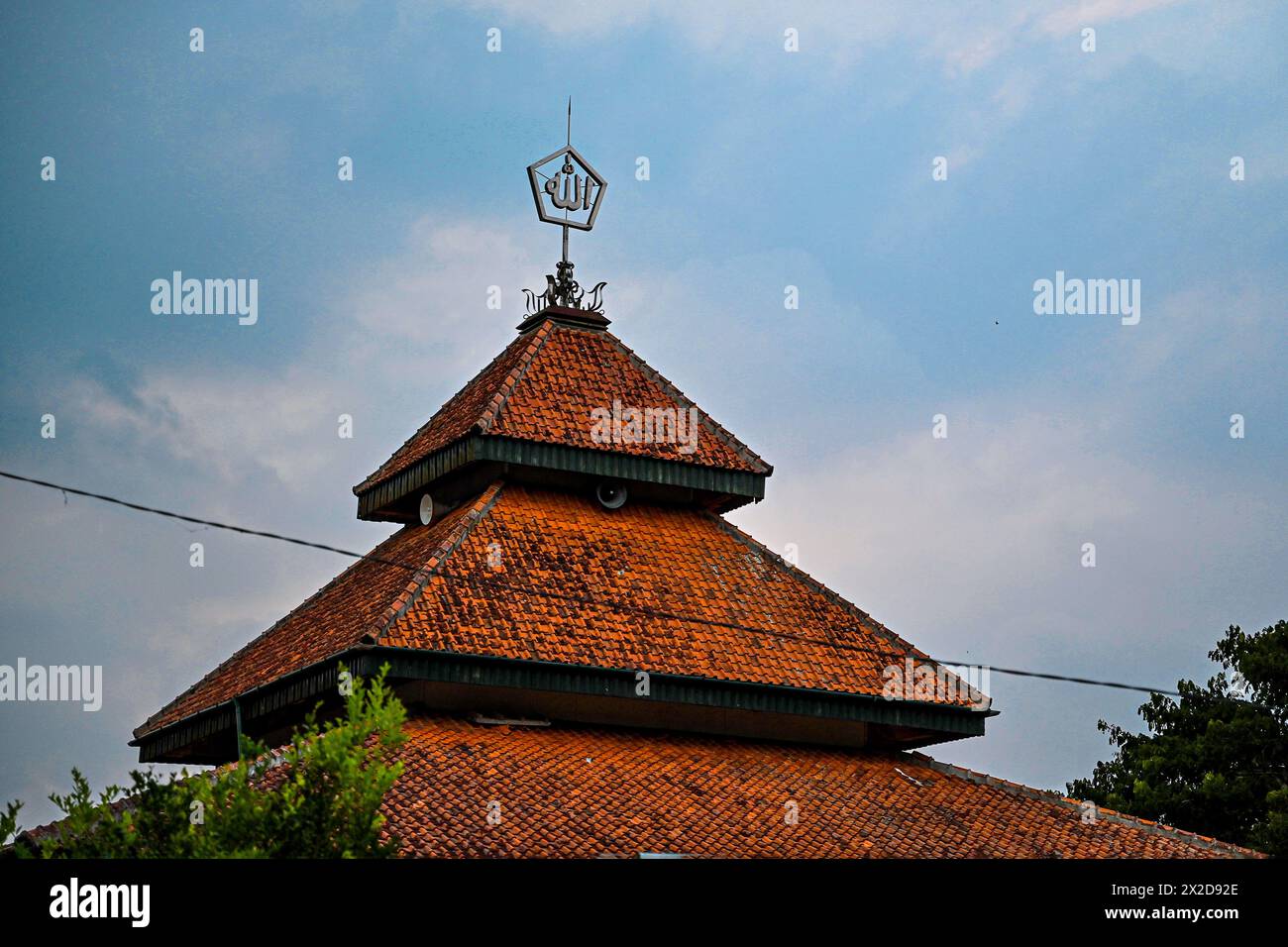 the shape of the roof of the mosque building Stock Photo - Alamy