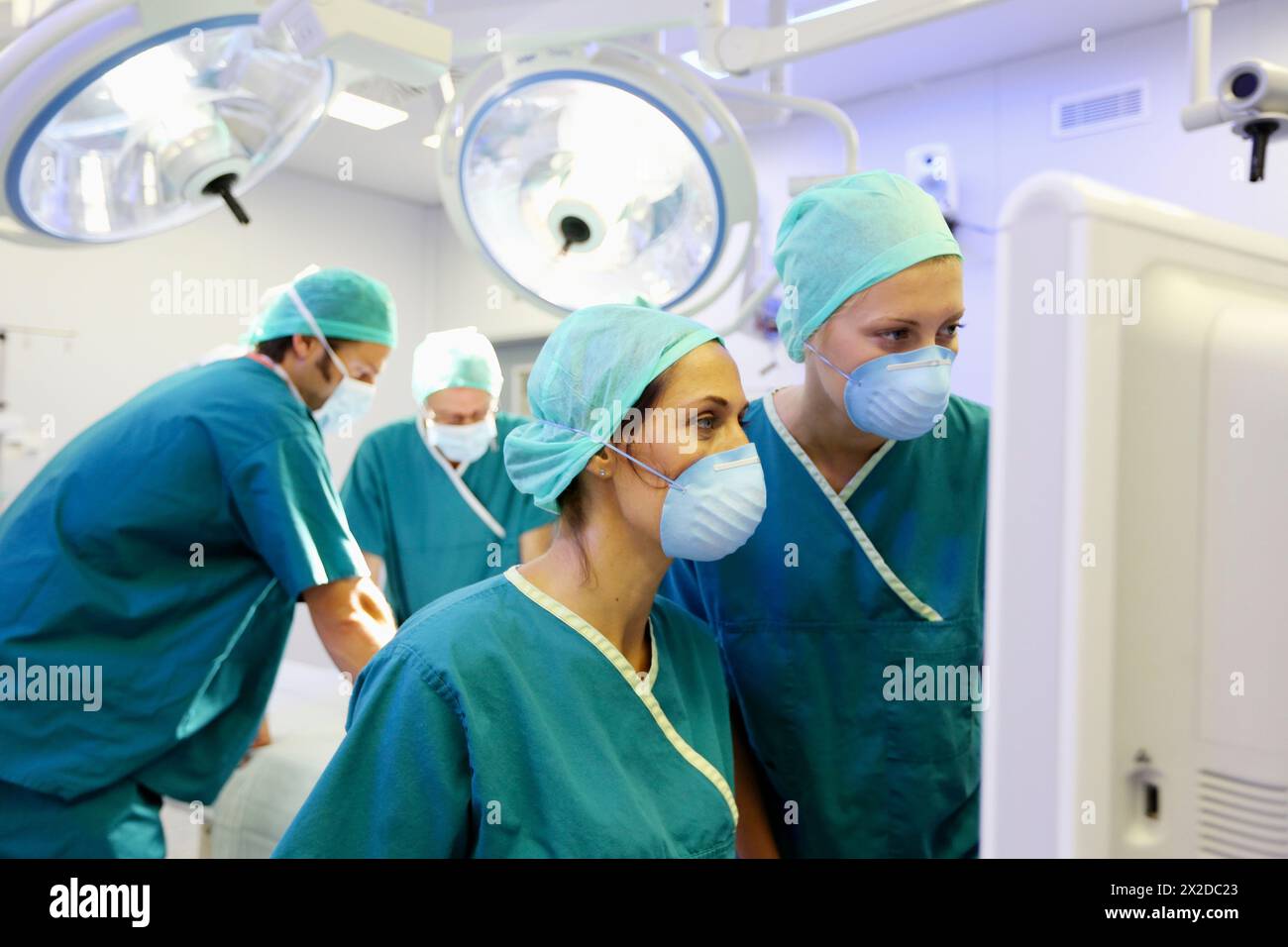 Surgeon, Surgery, Operating room, Onkologikoa Hospital, Oncology ...
