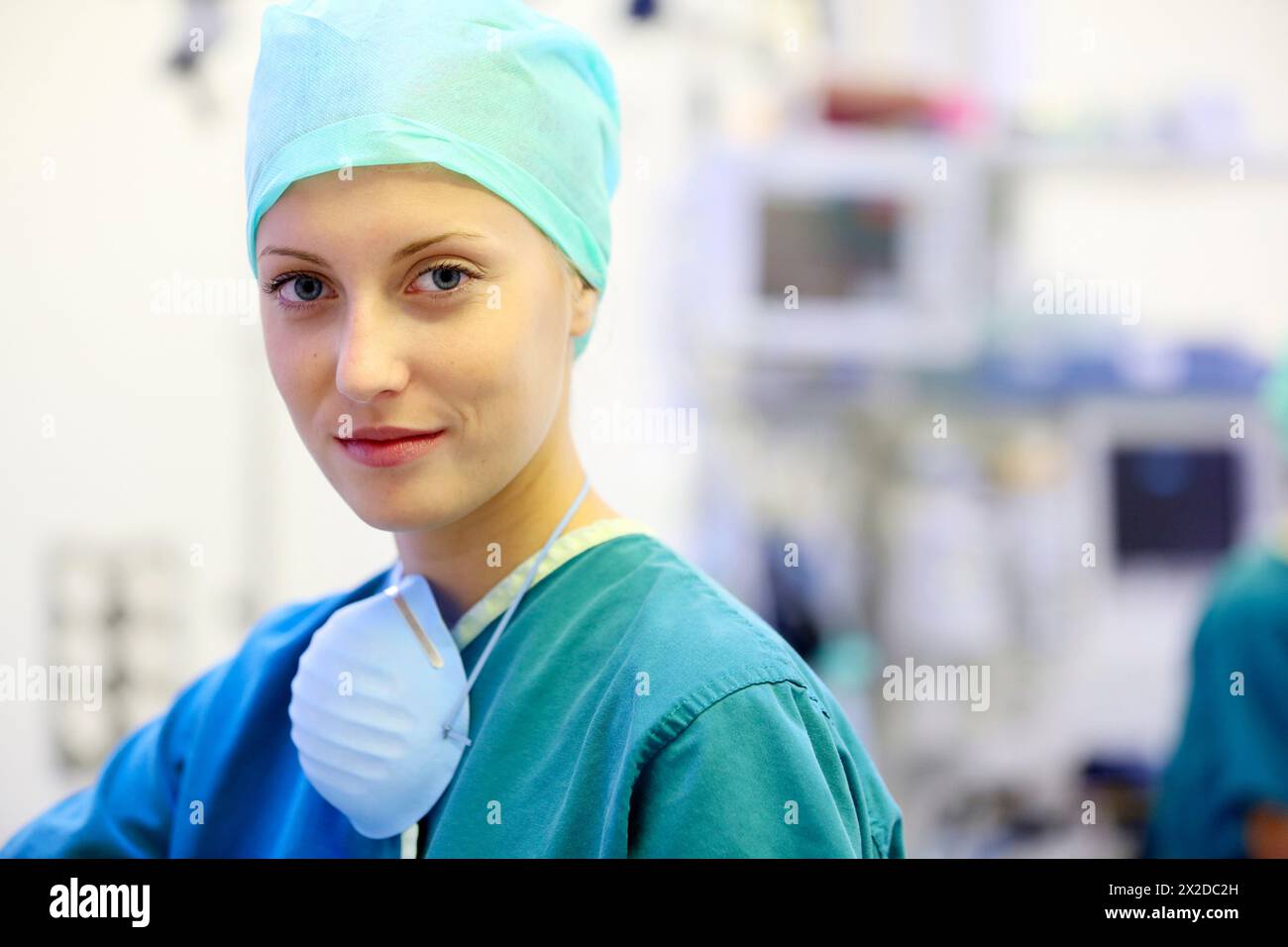 Surgeon, Surgery, Operating room, Onkologikoa Hospital, Oncology ...