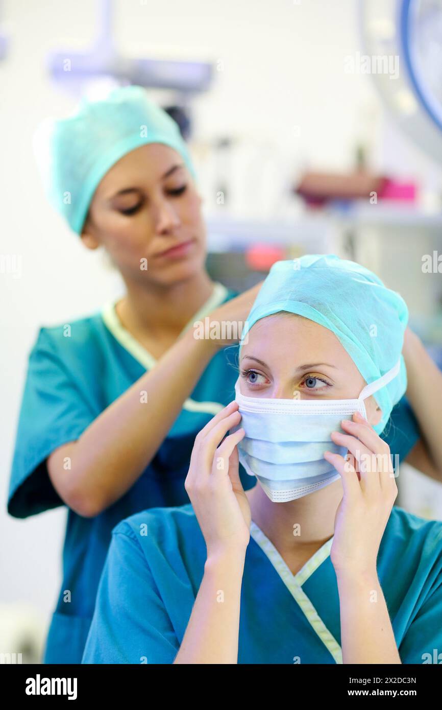 Surgeon, Surgery, Operating room, Onkologikoa Hospital, Oncology ...