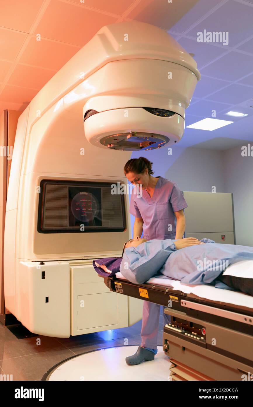 Linear Particle Accelerator, Radiotherapy, Onkologikoa Hospital ...