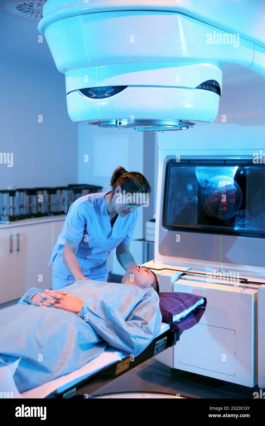 Linear Particle Accelerator, Radiotherapy, Onkologikoa Hospital ...