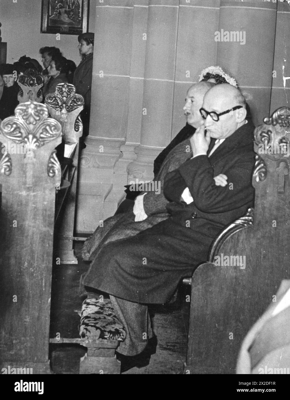 1950s church service hi-res stock photography and images - Alamy