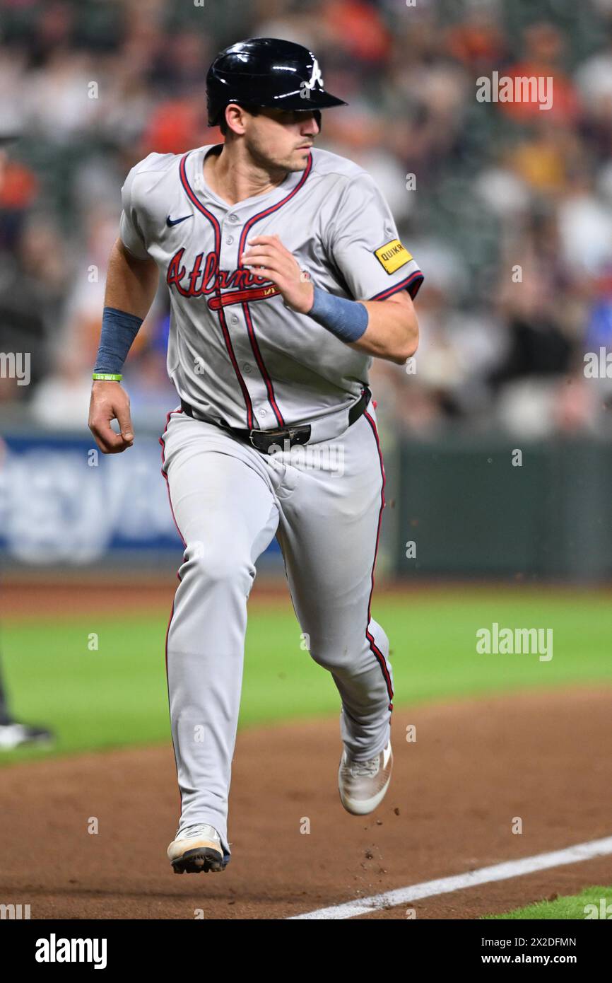 Atlanta Braves third base AUSTIN RILEY (27) scores on a sacrifice fly ...