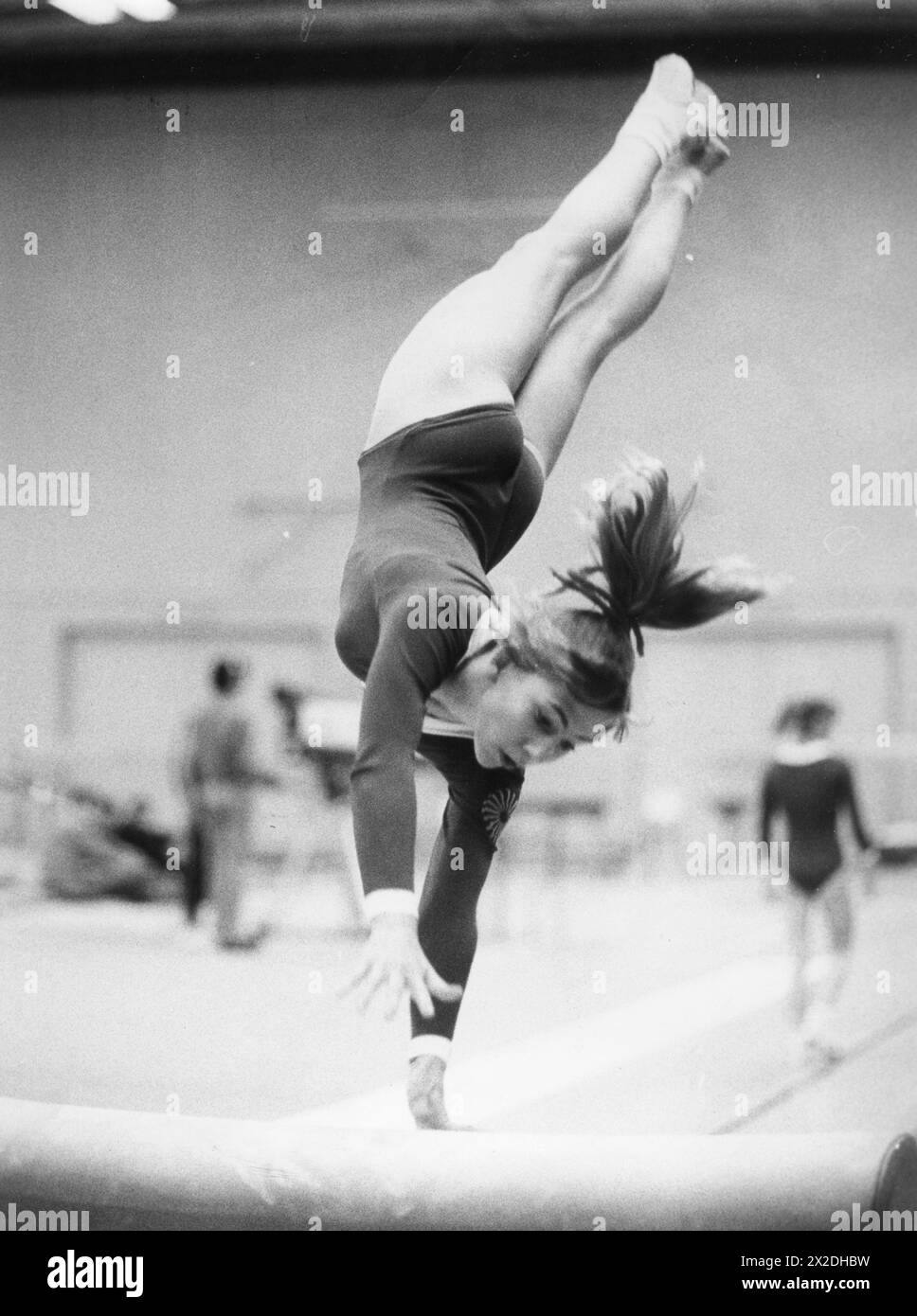 Schorn, Uta, *7.8.1957, German gymnast, training at balance beam, 2.5. ...