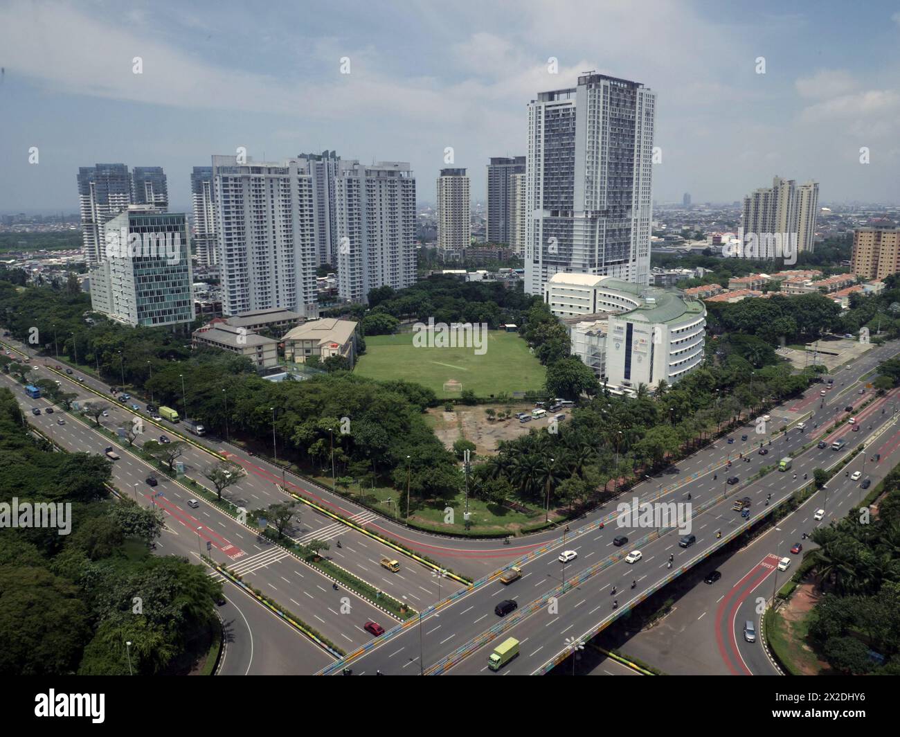 Vehicle overpass hi-res stock photography and images - Alamy
