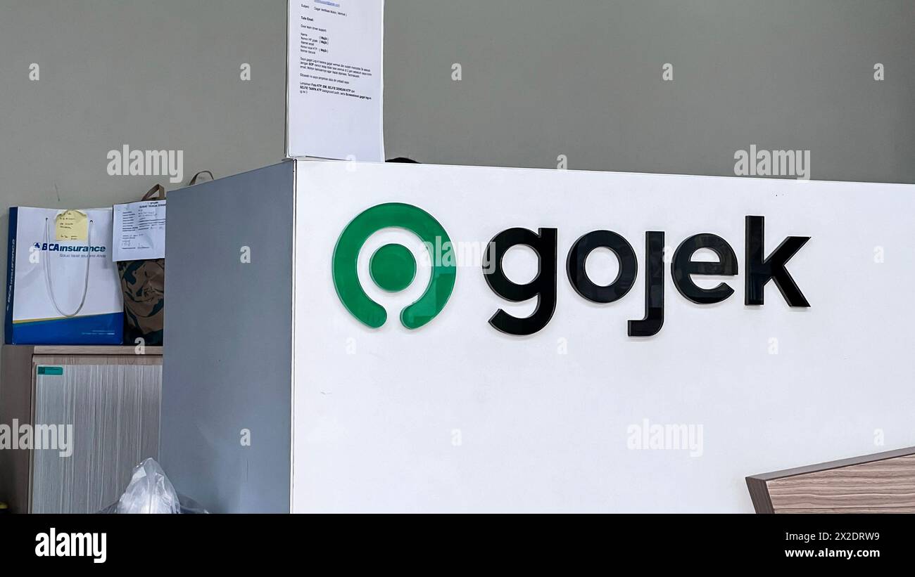 Gojek service hi-res stock photography and images - Alamy