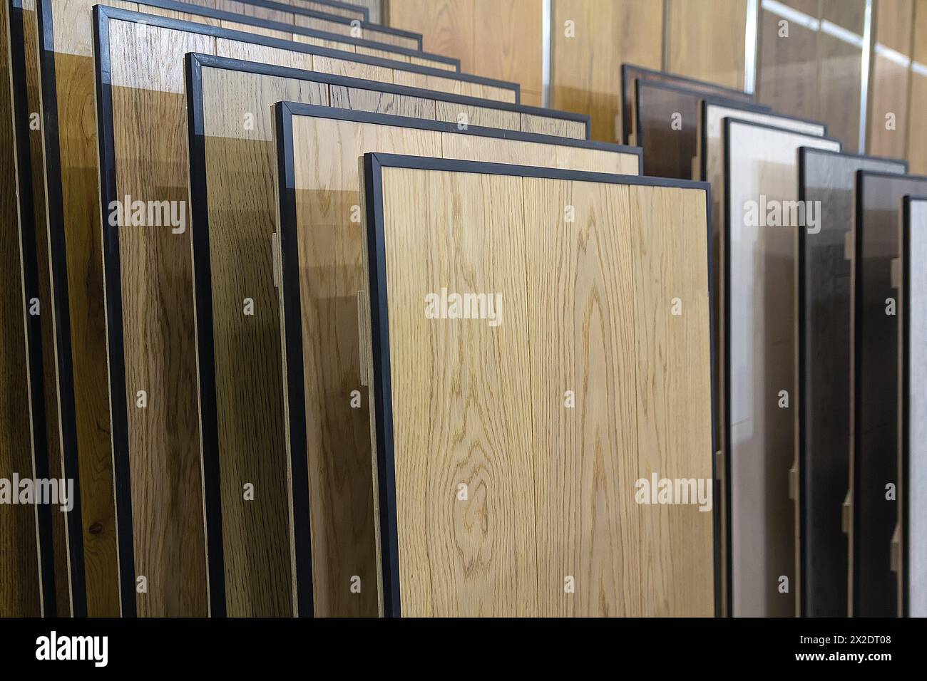 Wooden laminate veneer material for interior architecture and ...
