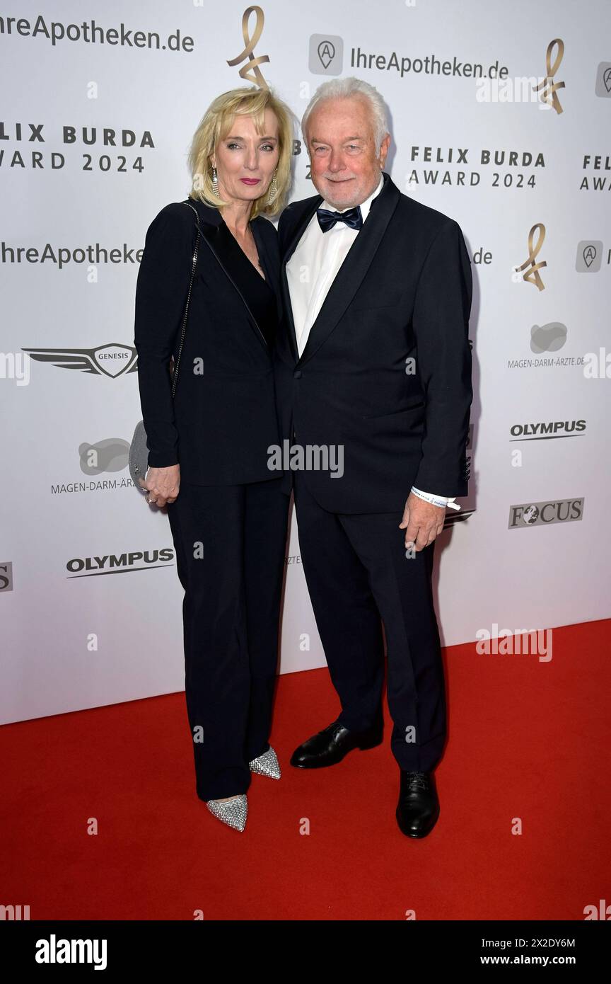 Wolfgang Kubicki mit Ehefrau Annette Marberth-Kubicki bei der 19 ...