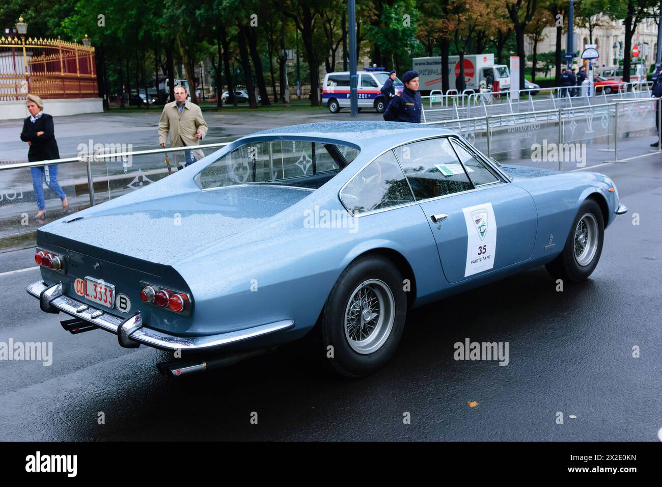 competition for vintage cars, Ferrari 330 GTC CoupÃ by Pininfarina ...