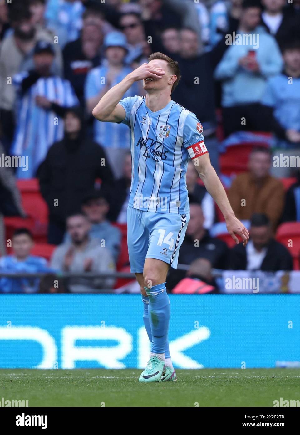 London, UK. 21st Apr, 2024. Ben Sheaf (CC) at the Emirates FA Cup Semi ...