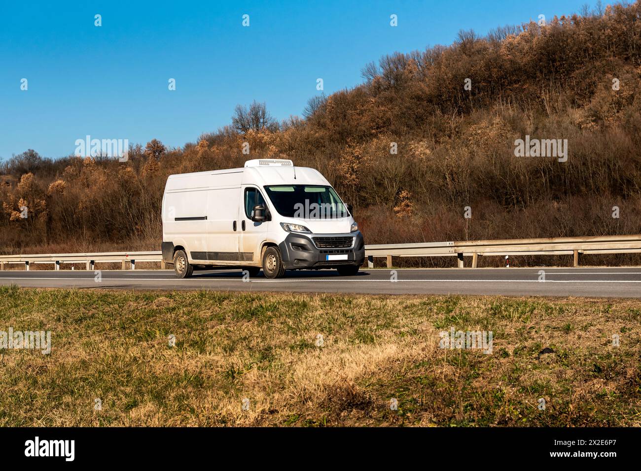 White cargo van hi-res stock photography and images - Alamy