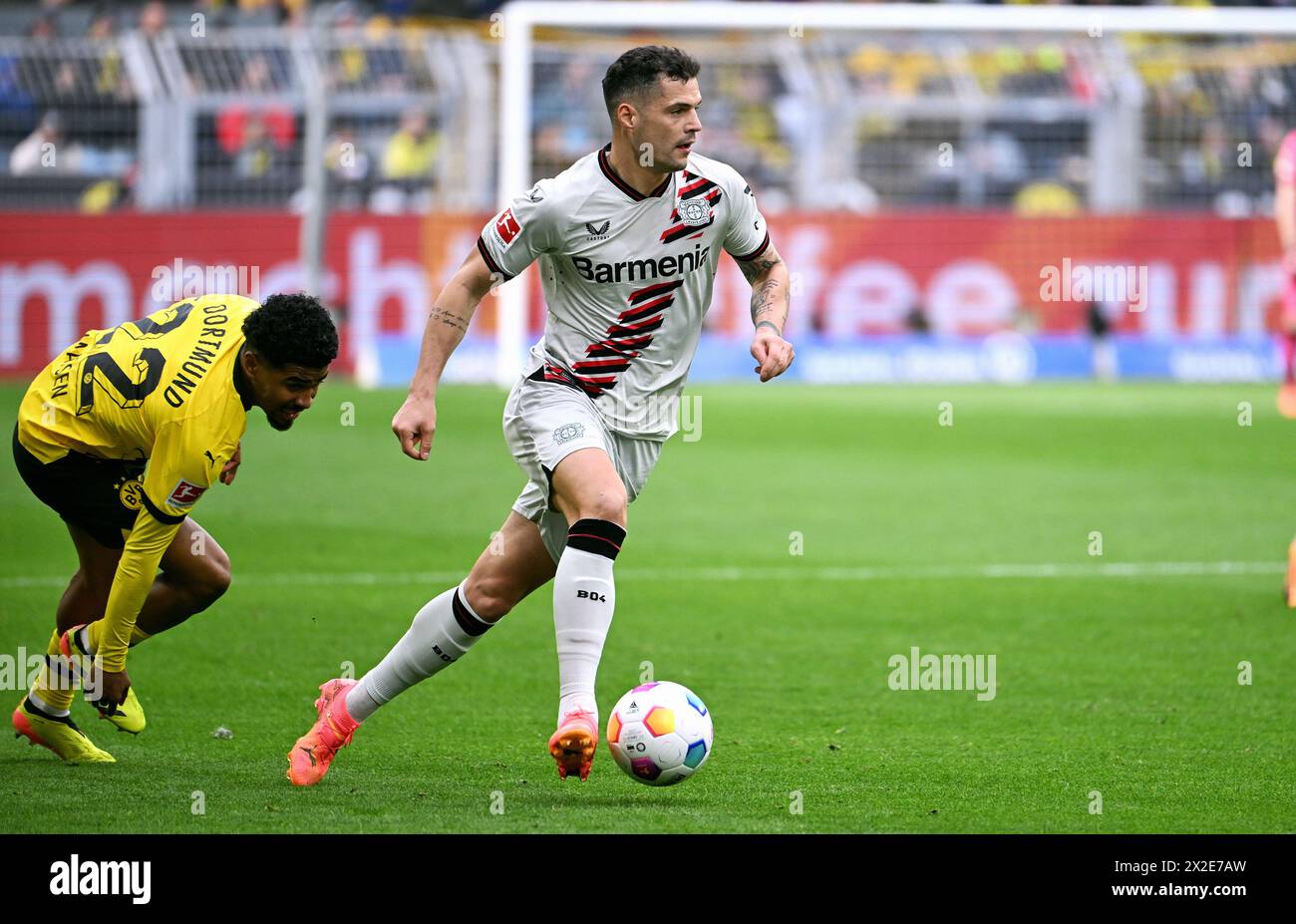 Bundesliga, Signal Iduna Park Dortmund: Borussia Dortmund vs Bayer ...