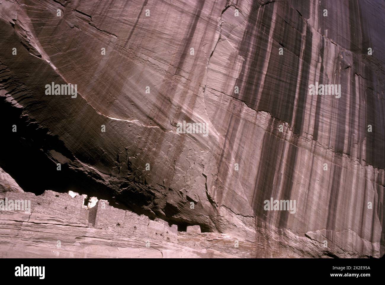 Ancient Native American dwelling Stock Photo - Alamy