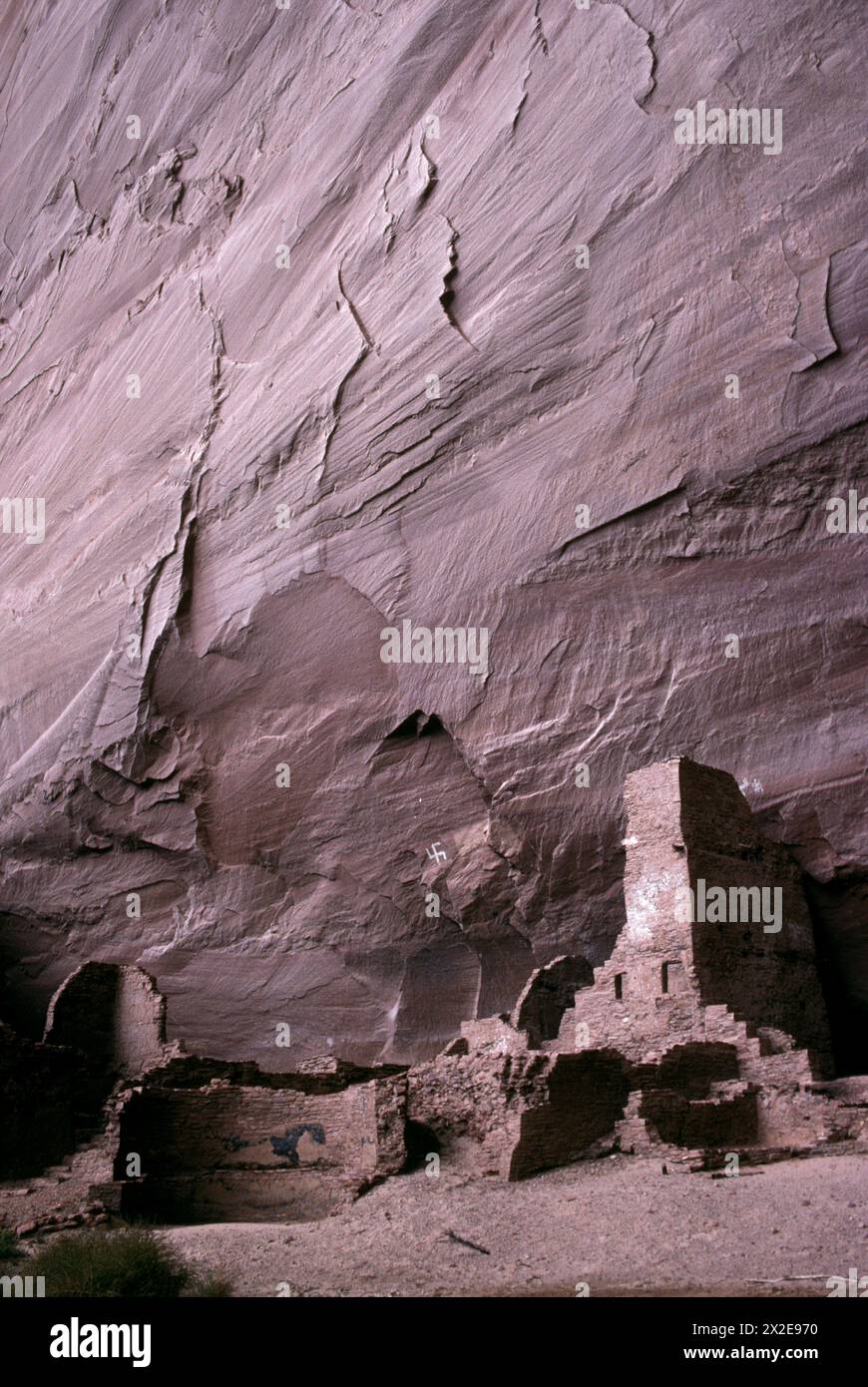 Ancient Native American dwelling Stock Photo - Alamy