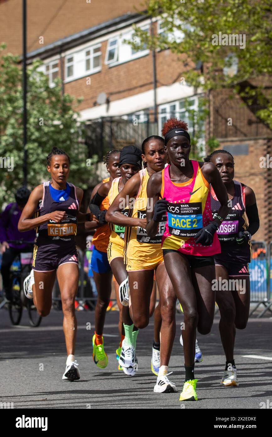 London, UK. 21st April, 2024. Runners compete in the Elite Women's Race ...