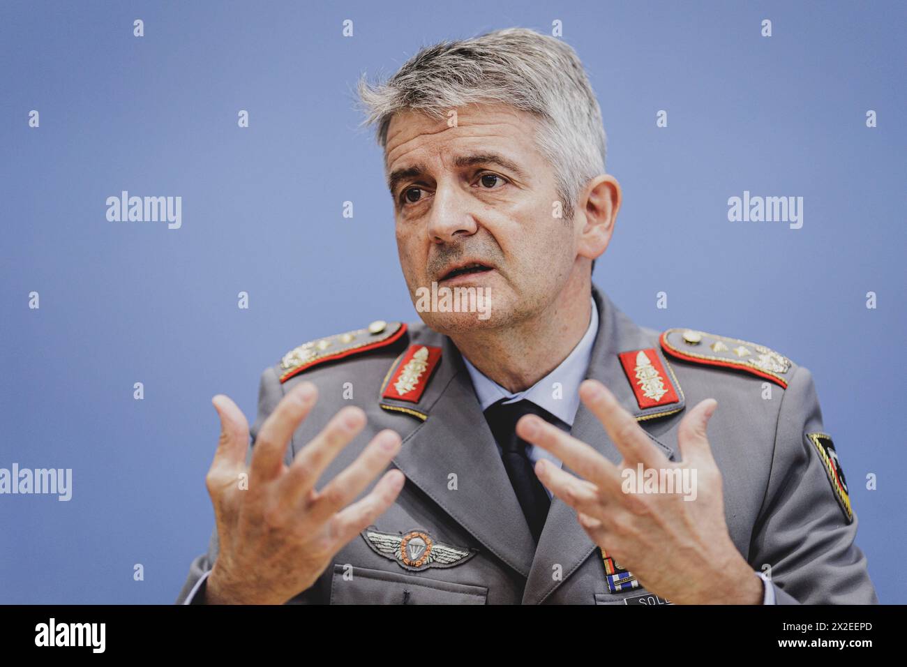 Generalleutnant Alexander Sollfrank, Kommandeur des Joint Support and ...