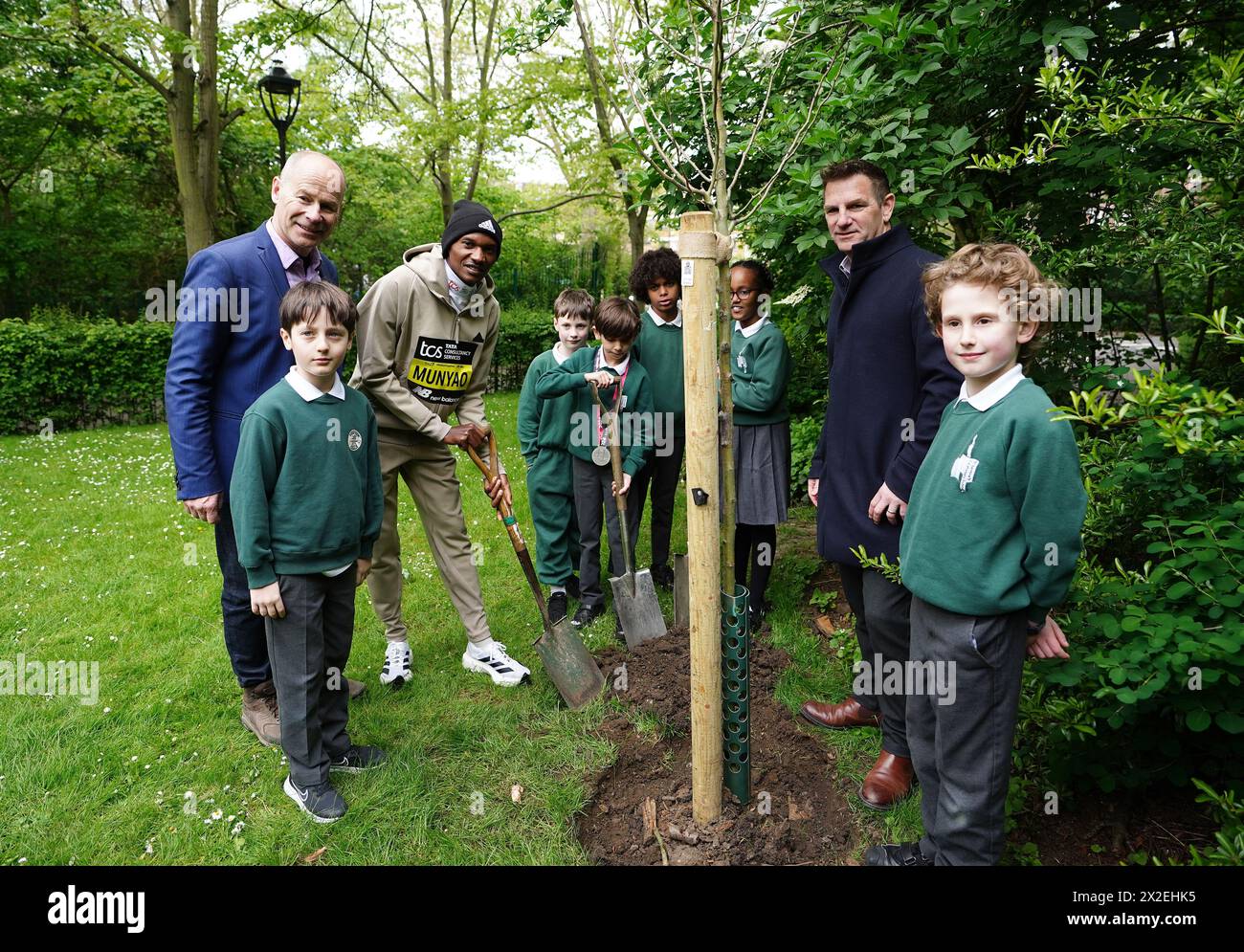 London Marathon Events Director Hugh Brasher, men's elite race winner ...
