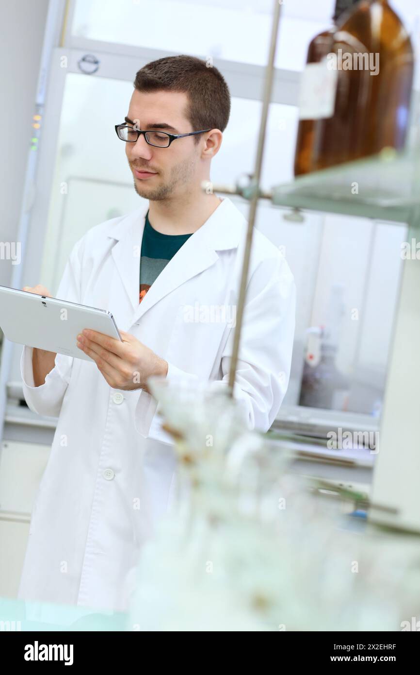 Researcher. Disaggregation and sample preparation arid steel, for ...