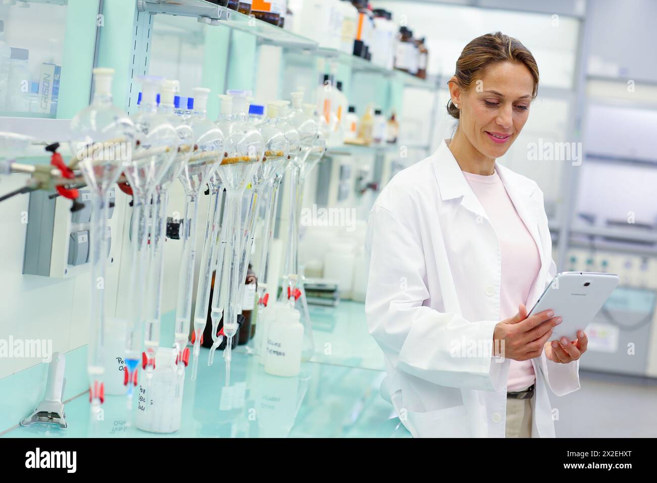 Researcher. Elimination of interference with resin to treat sea water ...