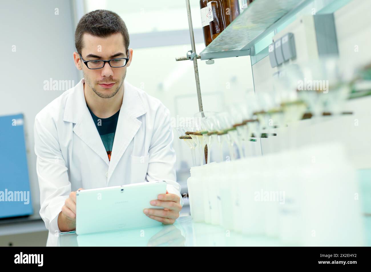 Researcher. Disaggregation and sample preparation arid steel, for ...