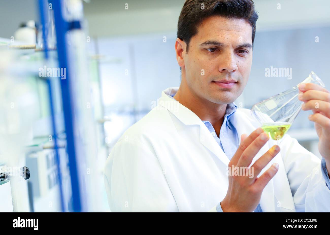 Researcher. Disaggregation and sample preparation arid steel, for ...