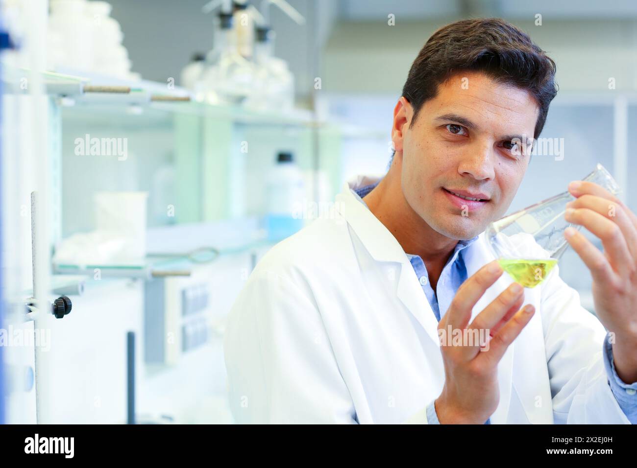 Researcher. Disaggregation and sample preparation arid steel, for ...