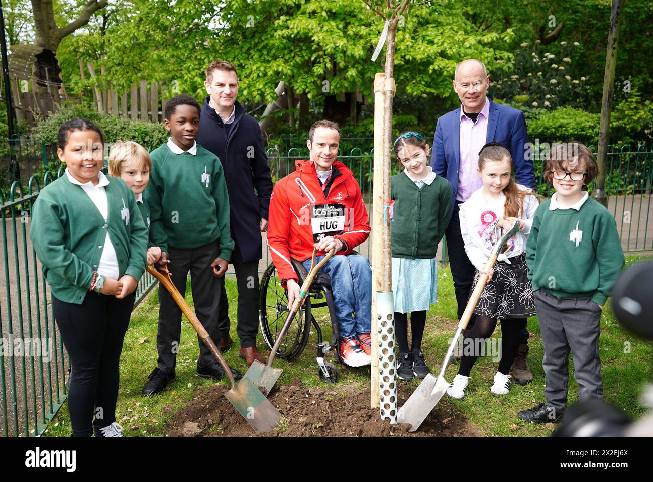 Mark Hall, men's wheelchair race winner Marcel Hug, London Marathon ...
