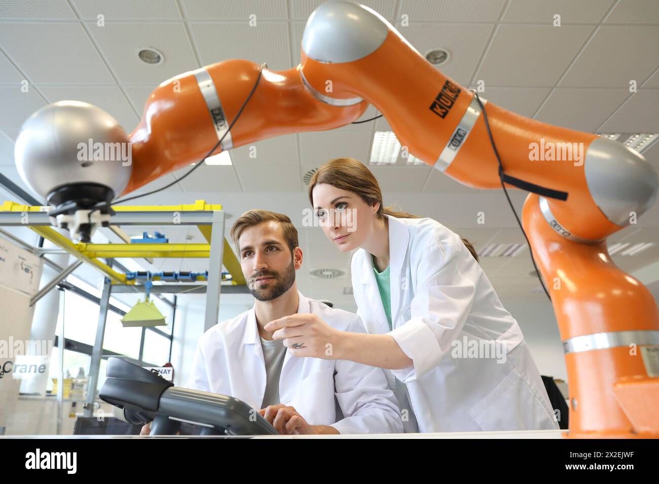 Collaborative robot for industrial assembly, LWR robot, using haptic ...