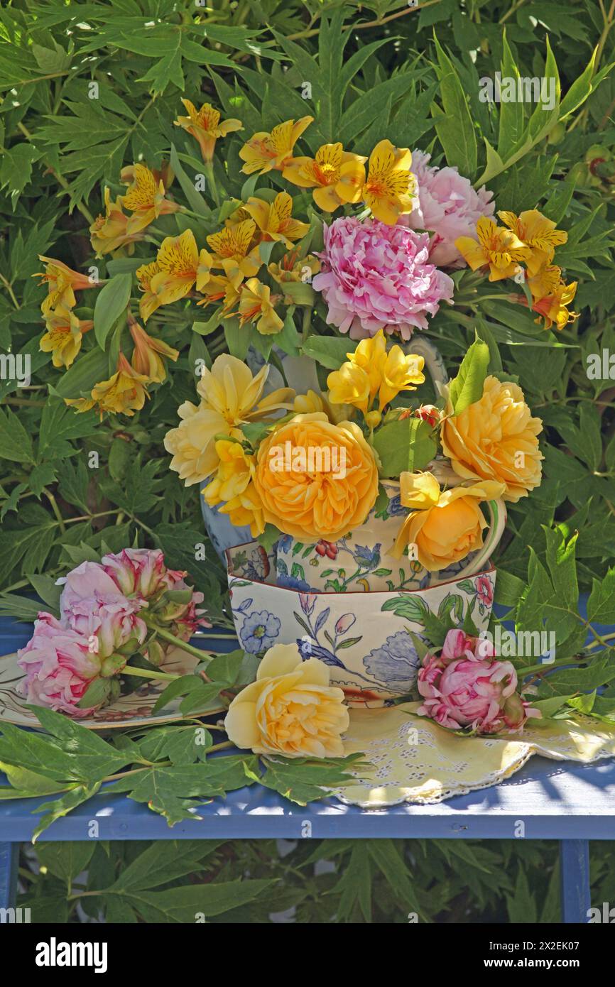Bank of roses hi-res stock photography and images - Alamy