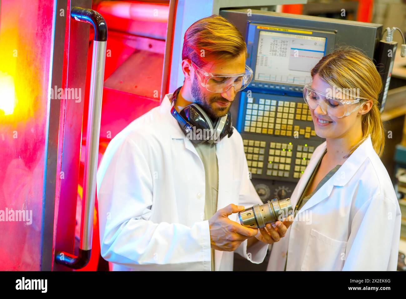 Machine tool for 5-axis milling, Researchers in machining center ...