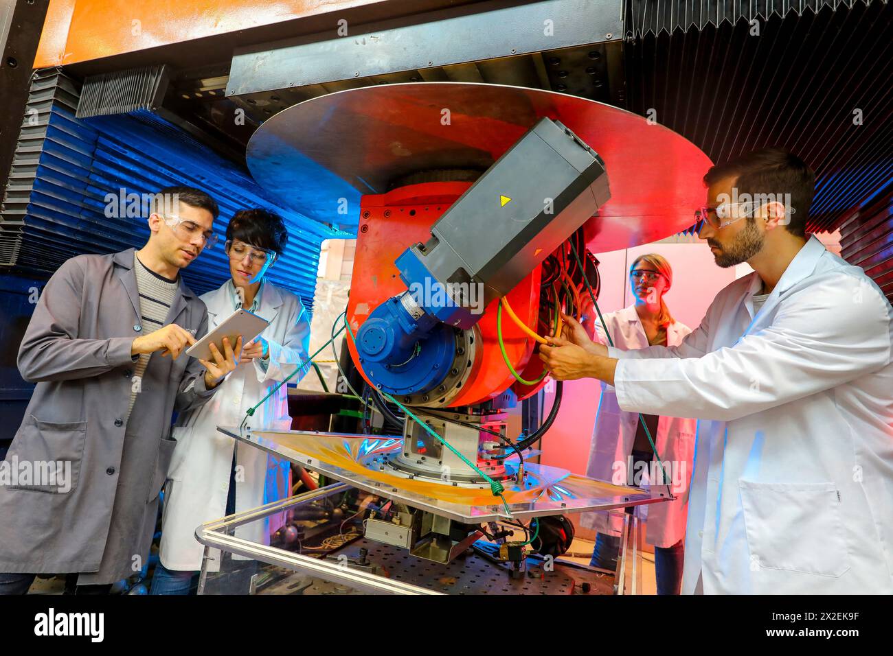 Machine tool with additive manufacturing head using 5-axis plasma for ...