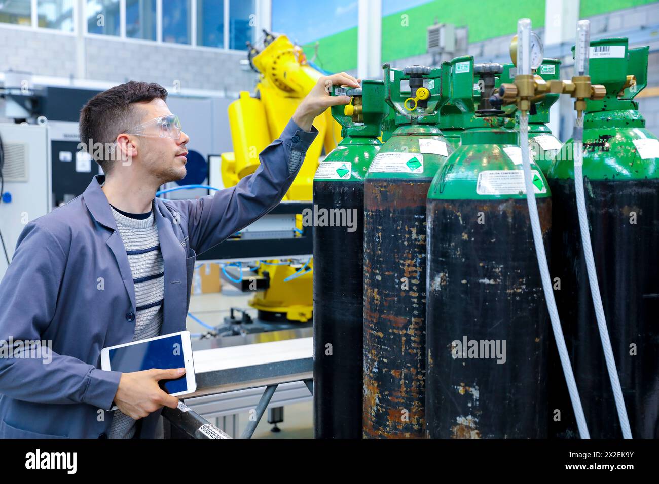 Tanks for compressed gas at high pressure, Argon compressed, Industry ...